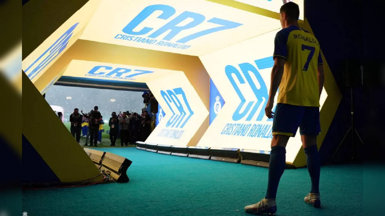 WATCH: Cristiano Ronaldo unveiled as new Al Nassr player in front of ...