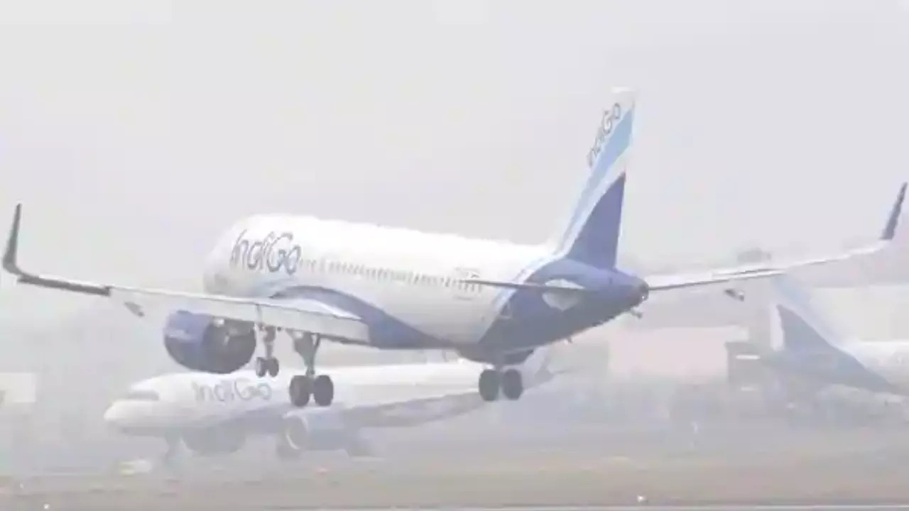 Dense fog disrupts Delhi airport operations; over 100 flights delayed ...