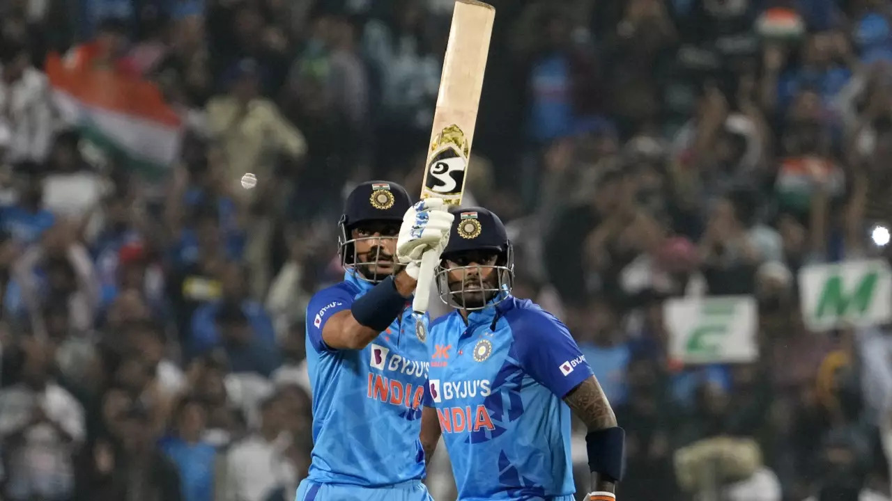 IND vs SL, 2nd T20I: Suryakumar Yadav, Axar Patel put on 91 for 6th wicket, break Kohli-Pandya ...