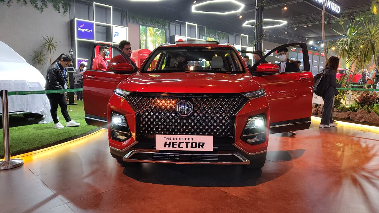 MG Hector and Hector Plus petrol & diesel SUV launched: Price ...