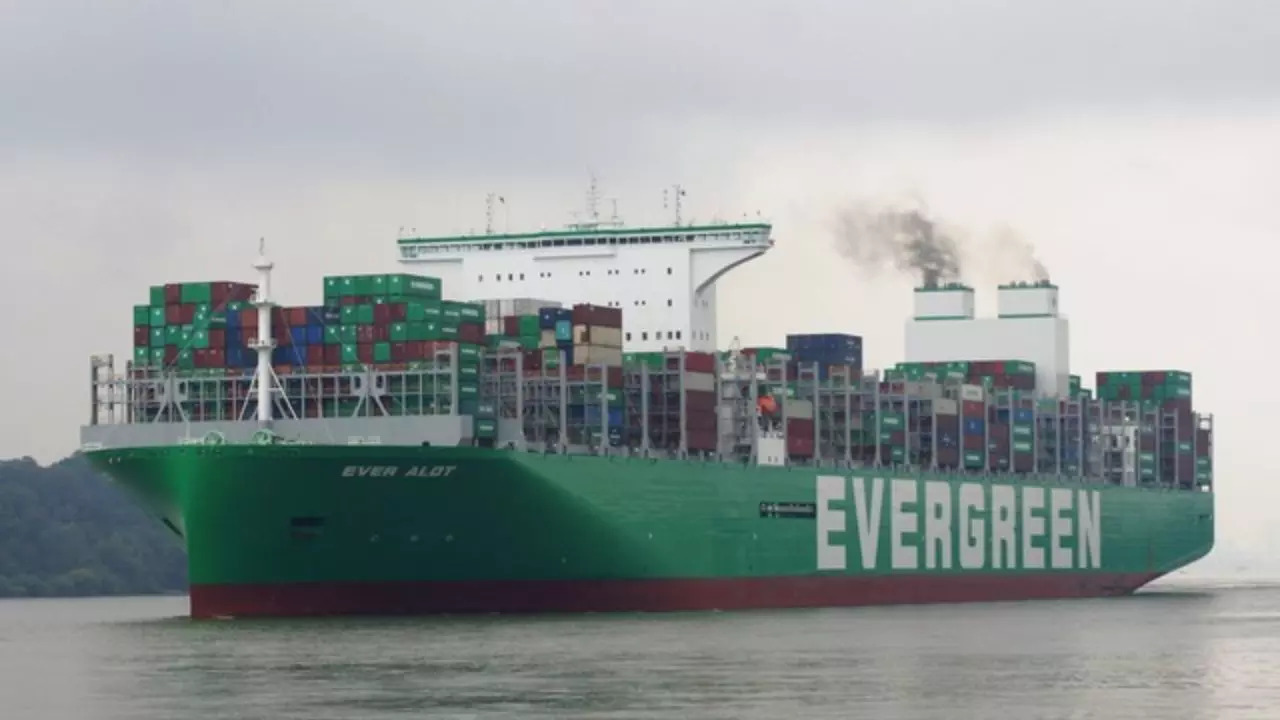 World’s biggest ship does not dock in India – This is why | India News ...