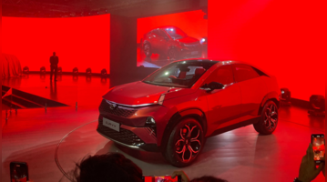 Tata Motors showcases Curvy ICE concept, Avinya EV, Harrier EV and ...