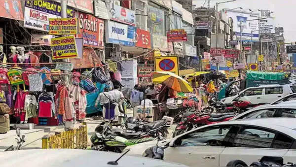 Chaiwala in Noida makes highest bid of Rs 3.25 lakh monthly rent for ...