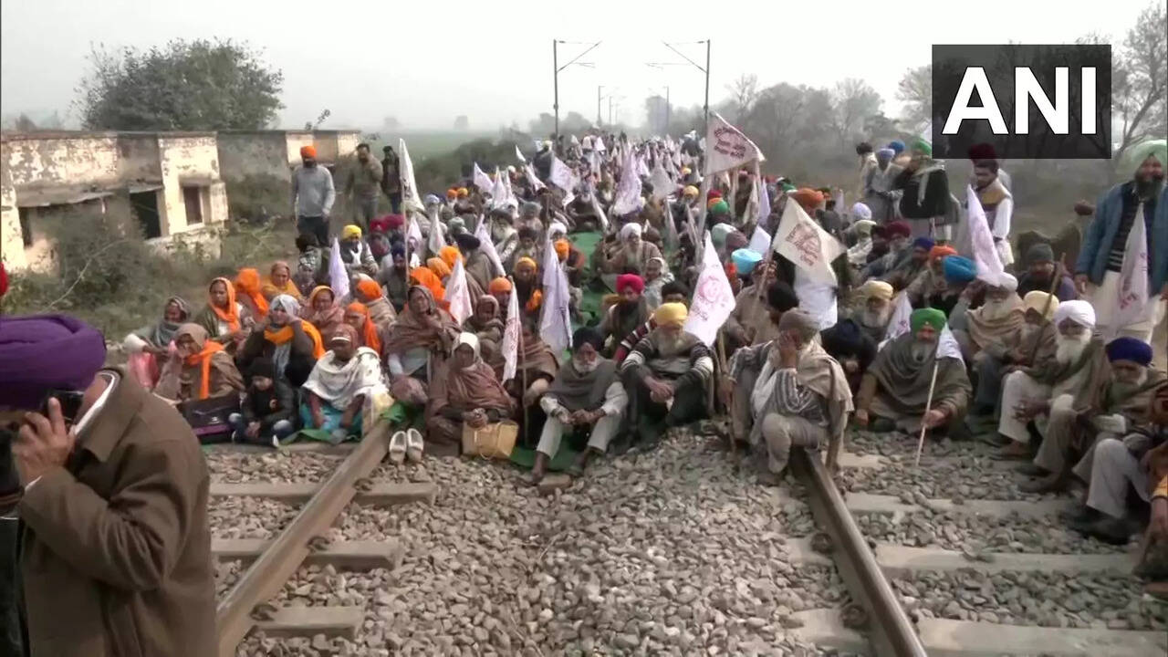 Farmers hold 'rail roko' protest in Punjab over unfulfilled promises by ...