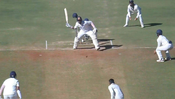 Respect! Batting left-handed with broken wrist, Hanuma Vihari hits a one-handed reverse shot for ...
