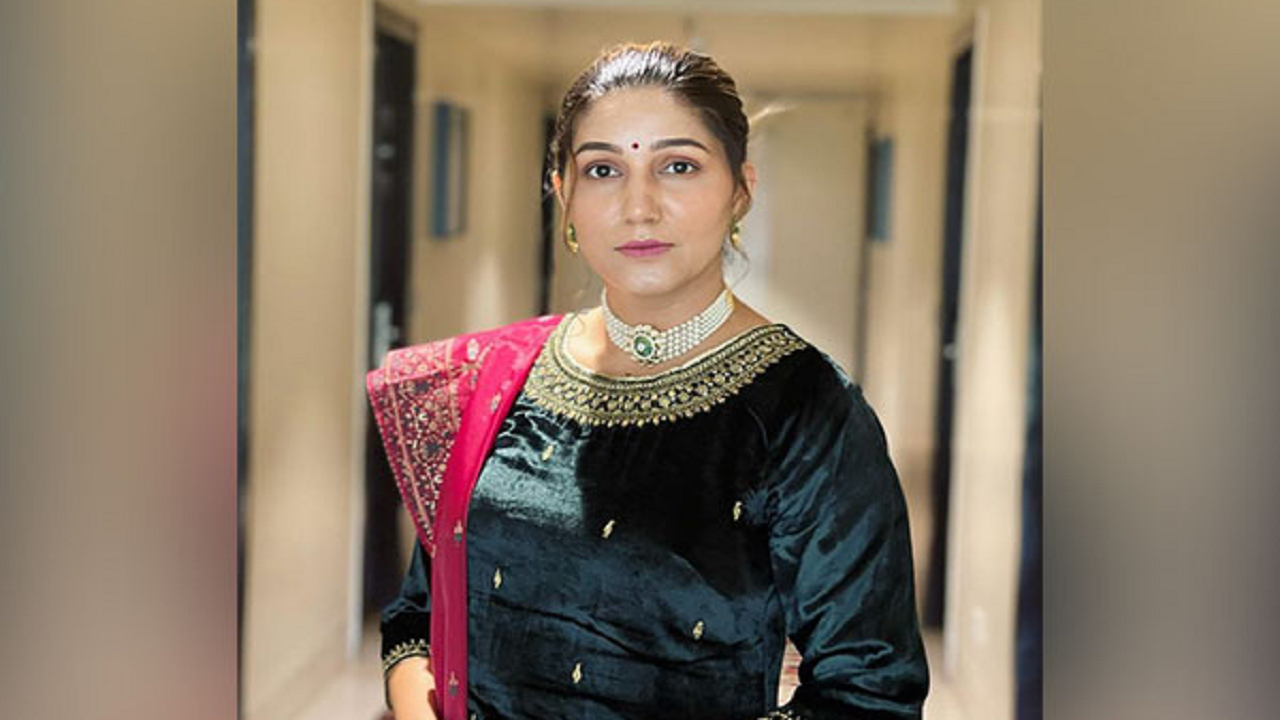Haryanvi singer Sapna Chaudary booked with family for demanding dowry ...