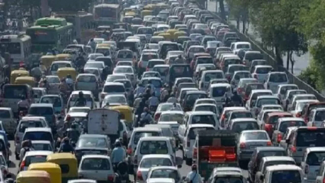 Bengaluru Traffic Update: Tough time for commuters as heavy jams hit ...