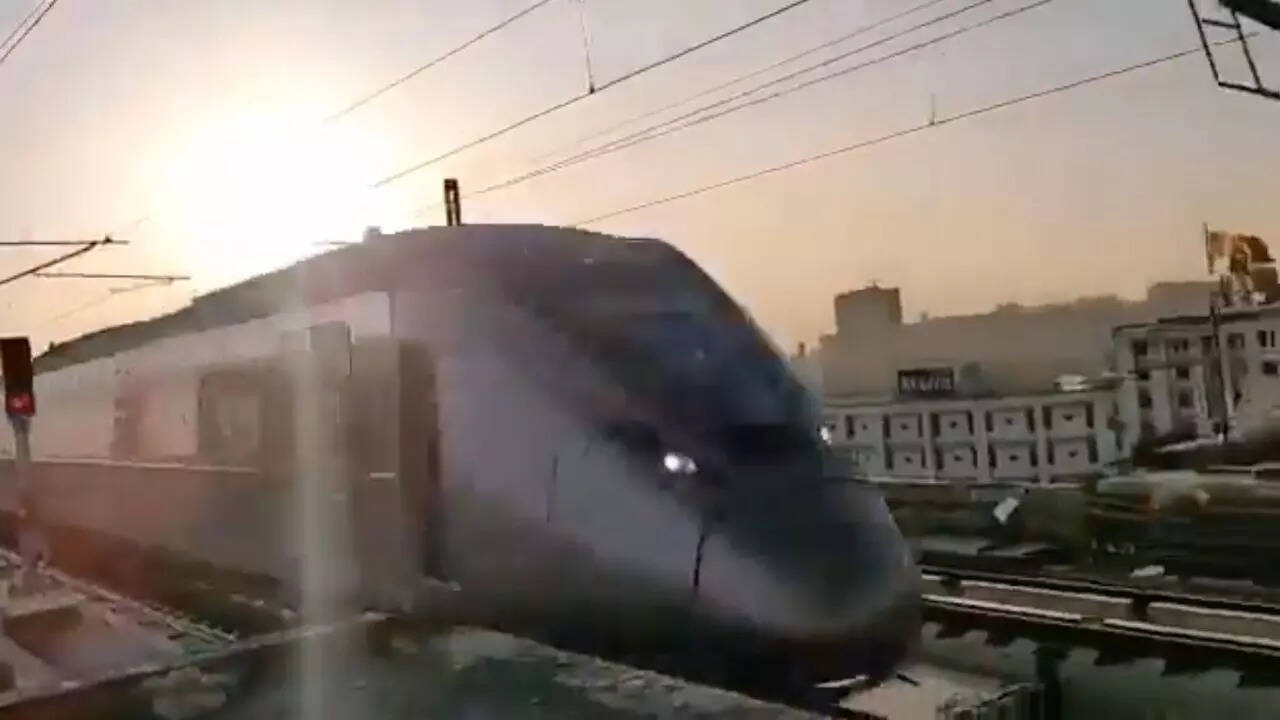 Delhi-Meerut RRTS: India’s fastest metro train hits 160 kmph in high ...