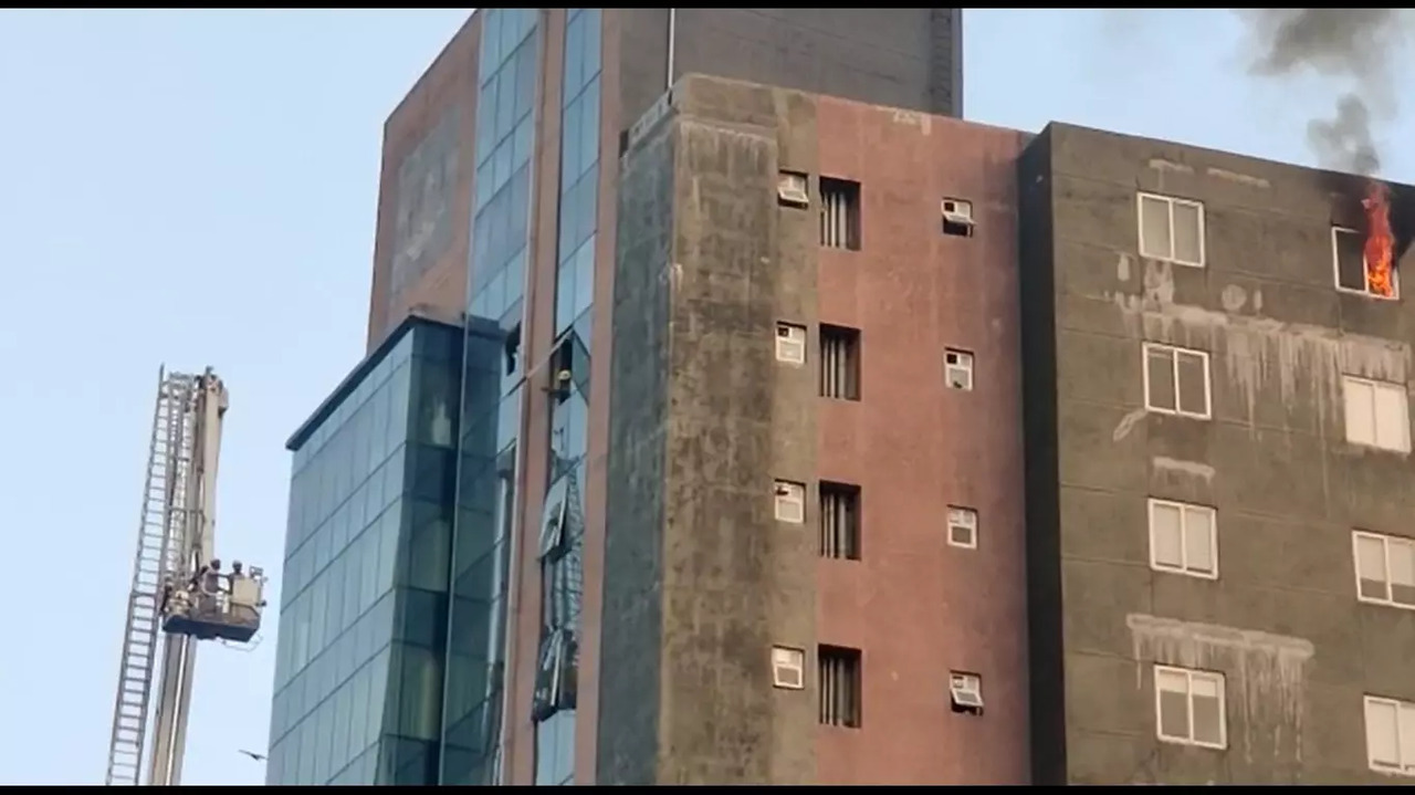 Caught on Cam: Massive fire breaks out at commercial high-rise near ...