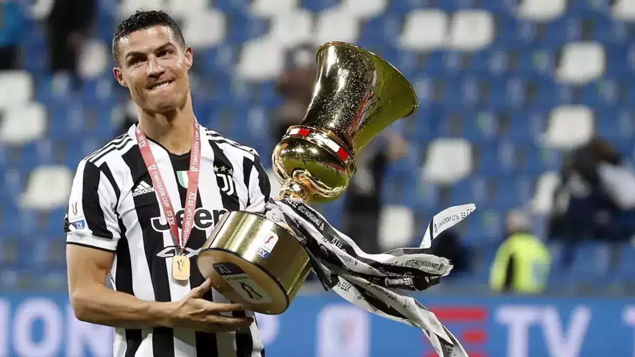 Ex-teammate of Cristiano Ronaldo to auction Portuguese star's Juventus ...