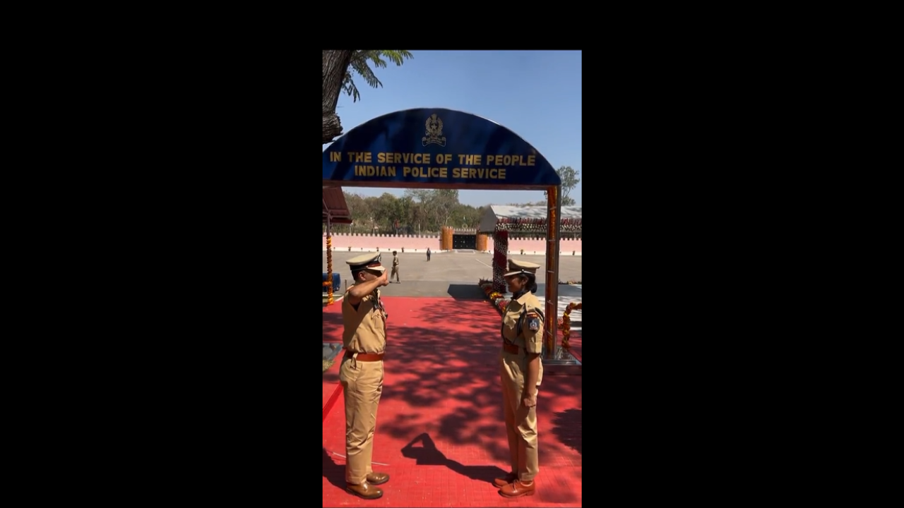 Moment of pride! Assam DGP GP Singh salutes IPS daughter Aishwarya ...