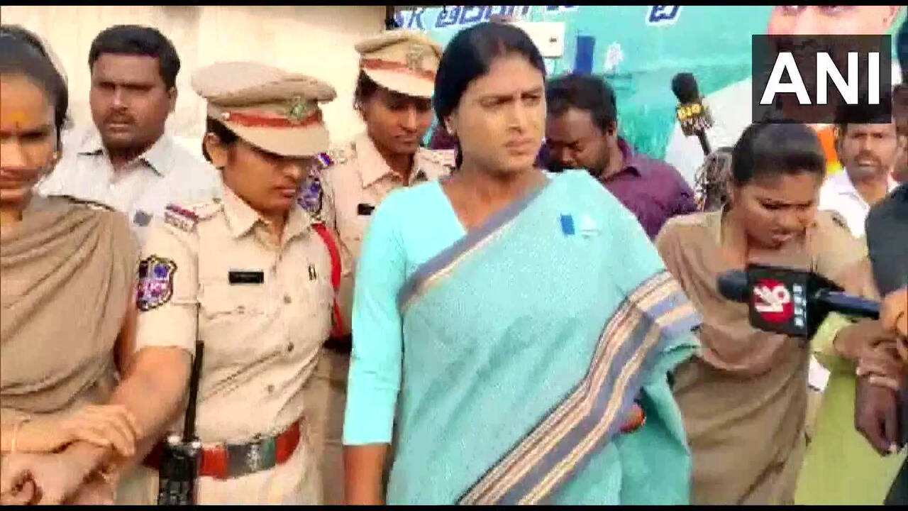 YSRTP chief YS Sharmila detained over 'derogatory' remarks against ... YSRTP chief YS Sharmila detained over 'derogatory' remarks against ...