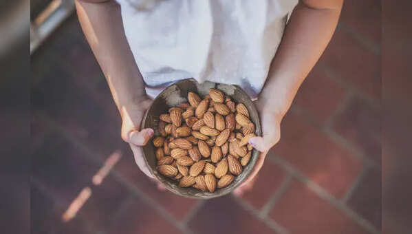 Beware! Eating almonds is not as healthy as you think; know the life ...