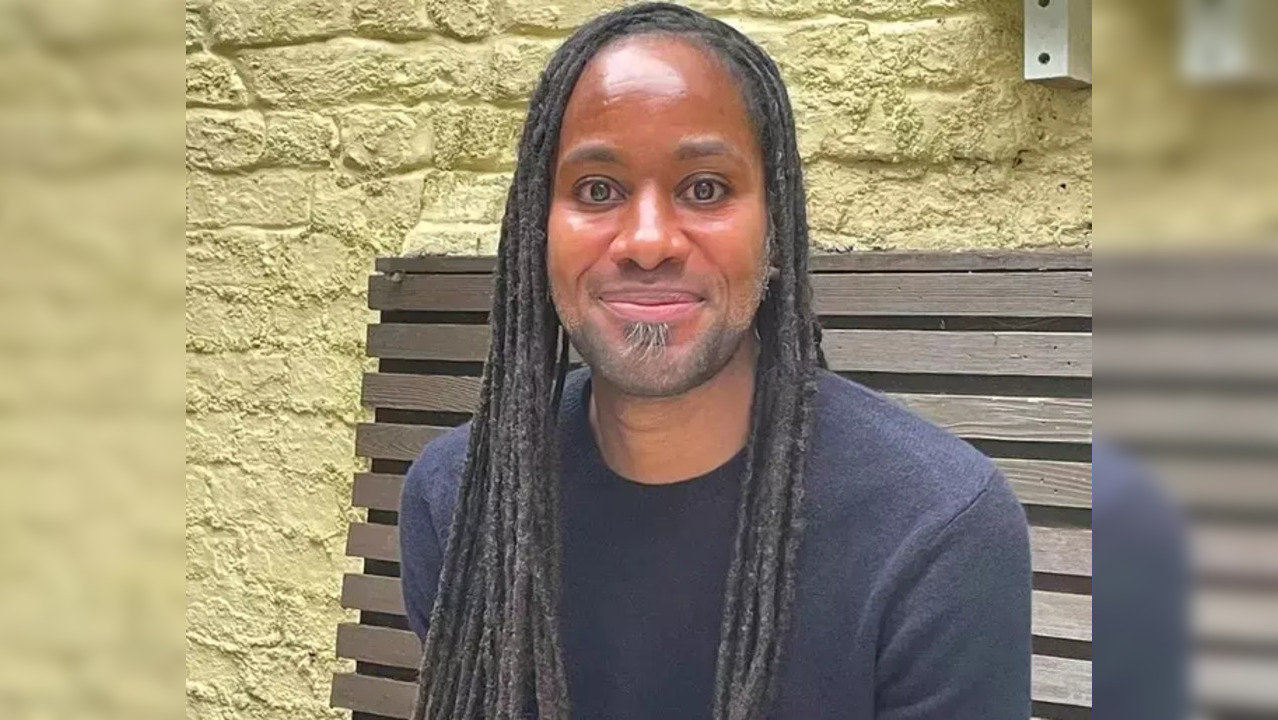 Man who was illiterate until the age of 18 becomes Cambridge University ...