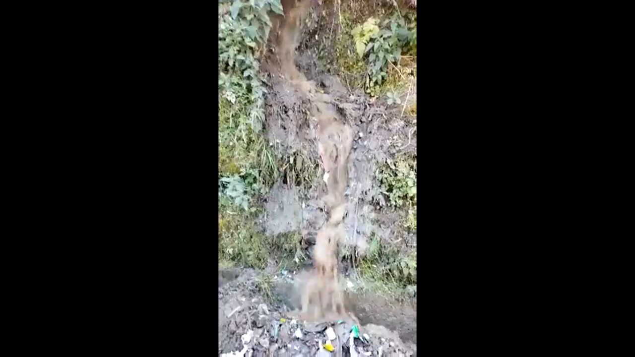 Heavy water discharge under sinking Joshimath market trigger fresh ...
