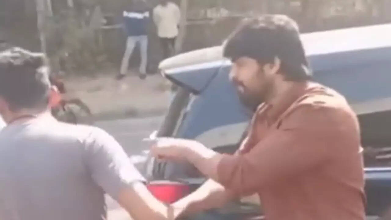 Naga Shaurya turns SAVIOUR for woman being beaten up by her boyfriend ... Naga Shaurya turns SAVIOUR for woman being beaten up by her boyfriend ...