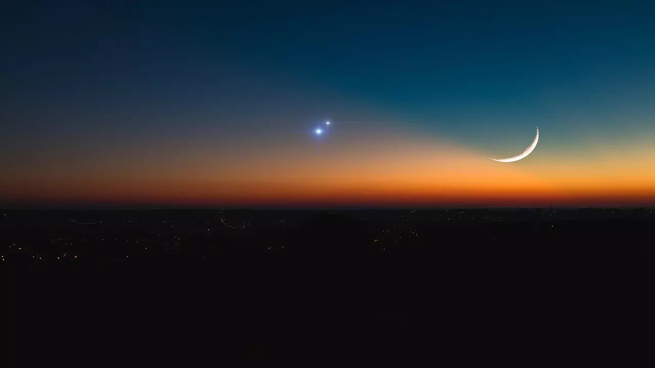 Stunning! Venus, Jupiter shine together as they form rare conjunction ...