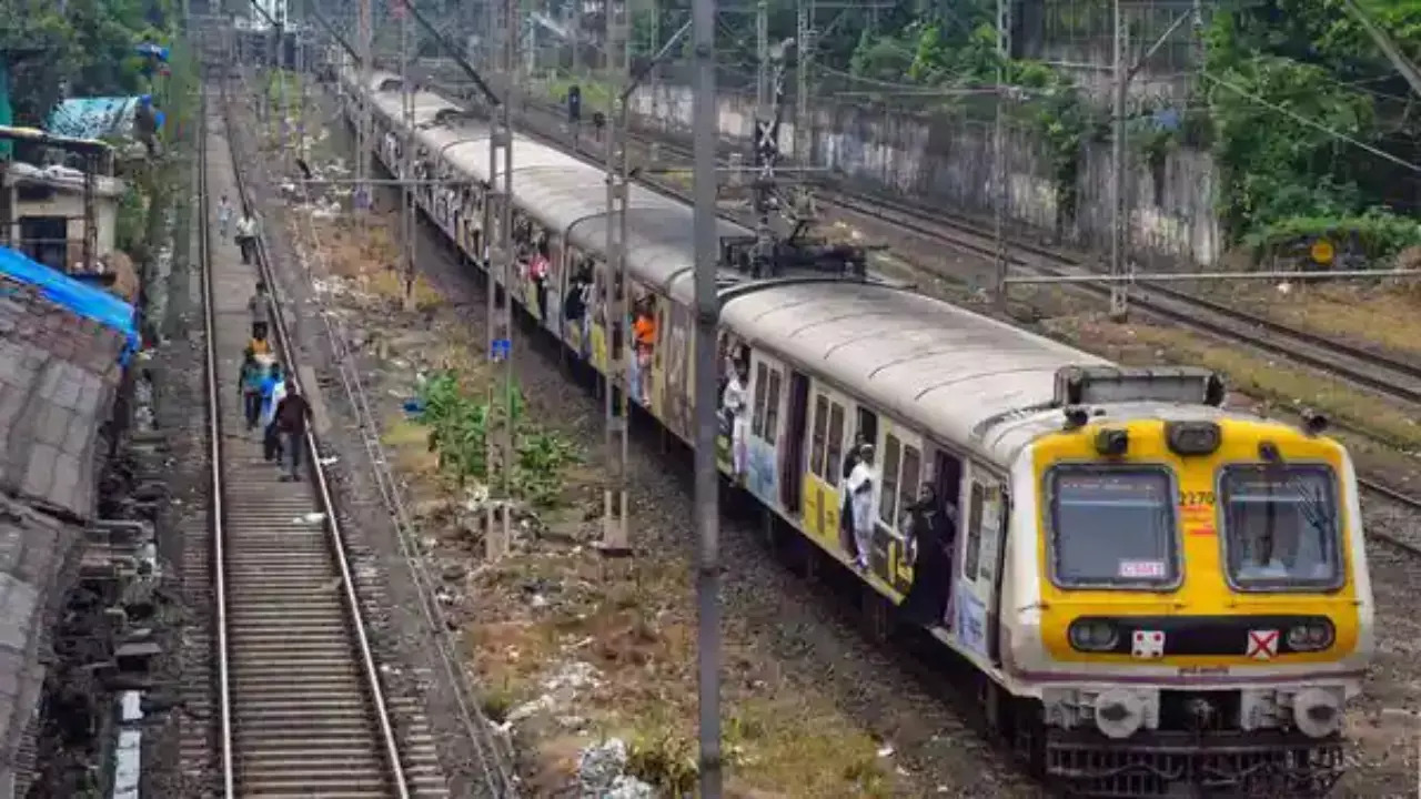 Uran: Boost to Mumbai-Navi Mumbai connectivity: CSMT-Uran suburban ...