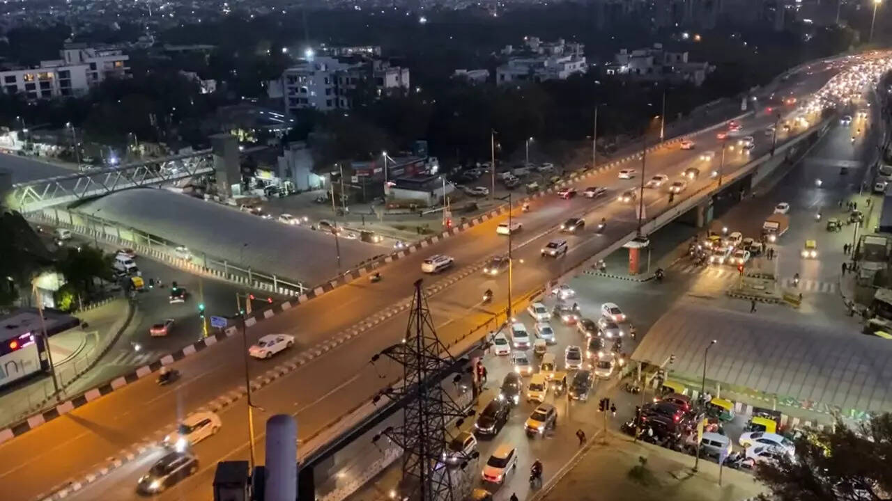 Watch Stunning Night Visuals of Ashram Flyover; Commuters Enjoy Smooth ...