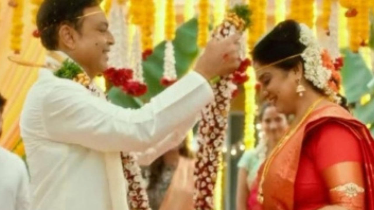 Mahesh Babu's brother Naresh marries for the 4th time at 60, ties the ...