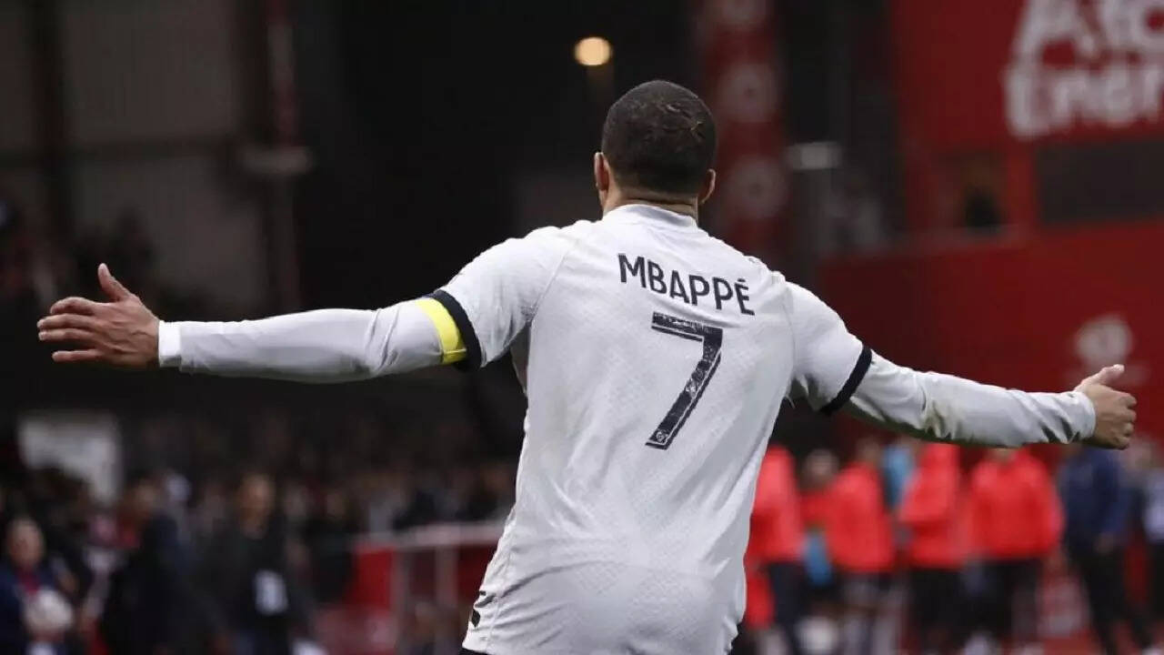 Kylian Mbappe scores last-minute winner as PSG bounce back from ...