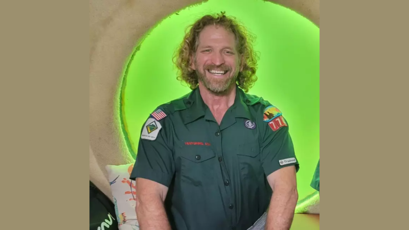 Man is living underwater for 100 days to see what it does to his body ...