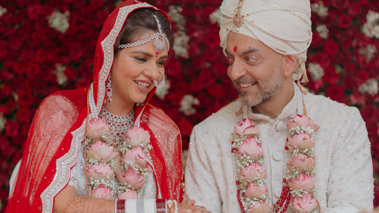 Dalljiet Kaur officially ties the knot with beau Nikhil Patel. See FIRST wedding pics ...