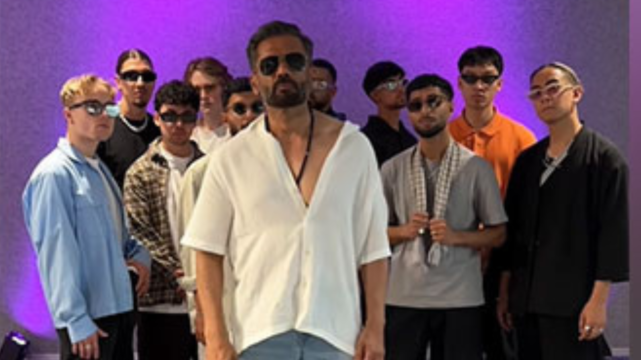 Rokna Hai Toh Thokna Padega! Suniel Shetty shows his swag as he grooves ...