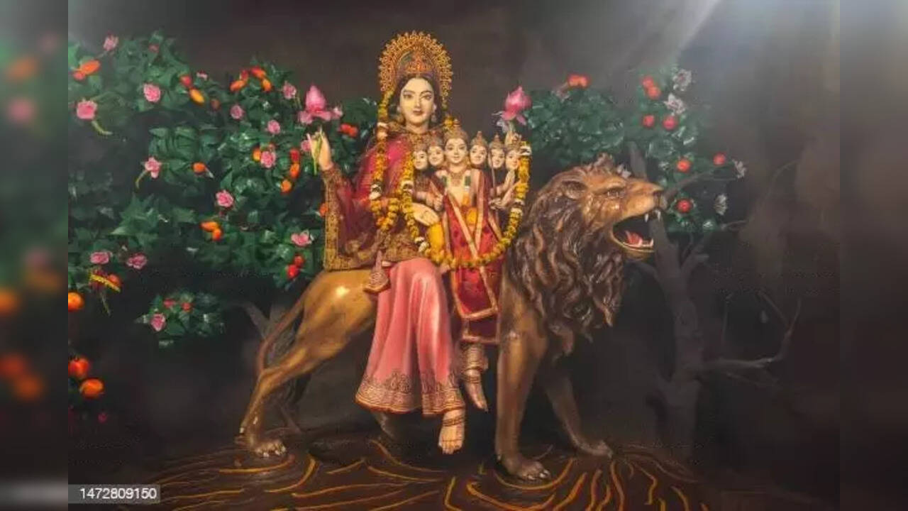 Sunday is fifth day of Navratri: Durga worshipped as Skandamata on ...