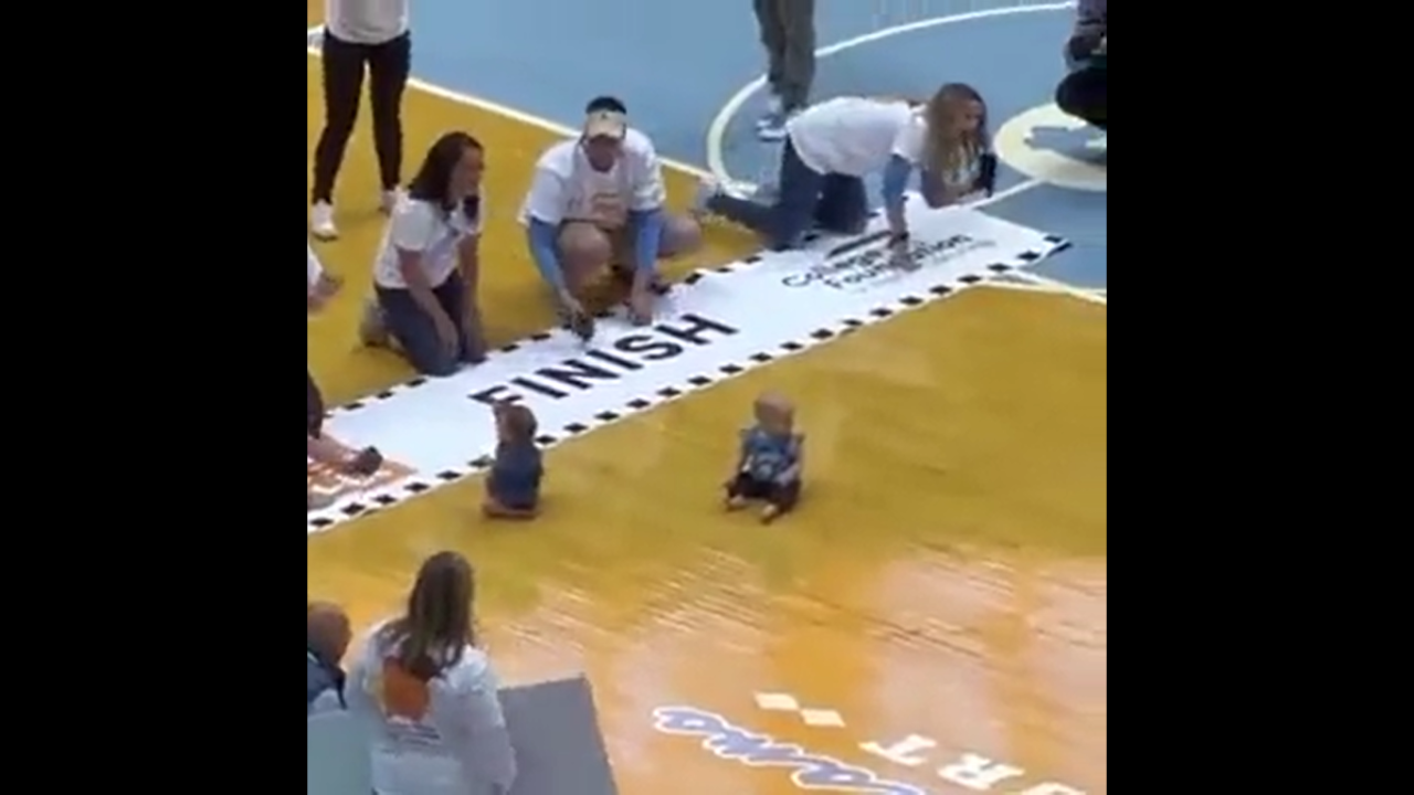 Baby video | Hilarious! Babies Participating In Crawl Race Refuse To ...