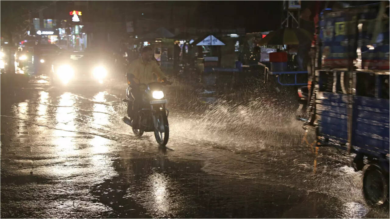 Weather update: Rainfall with thunderstorms and hailstorms likely over ...