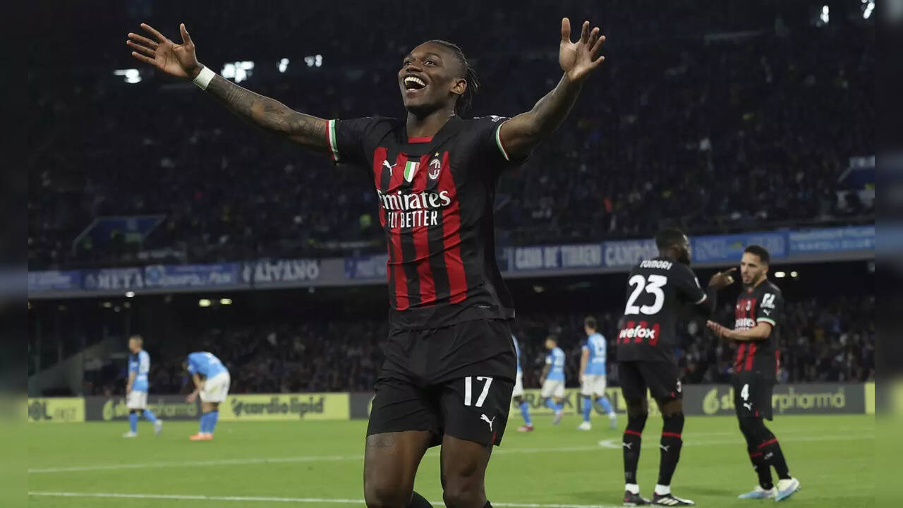 AC Milan slam brakes on Napoli's title charge with four-goal thumping ...