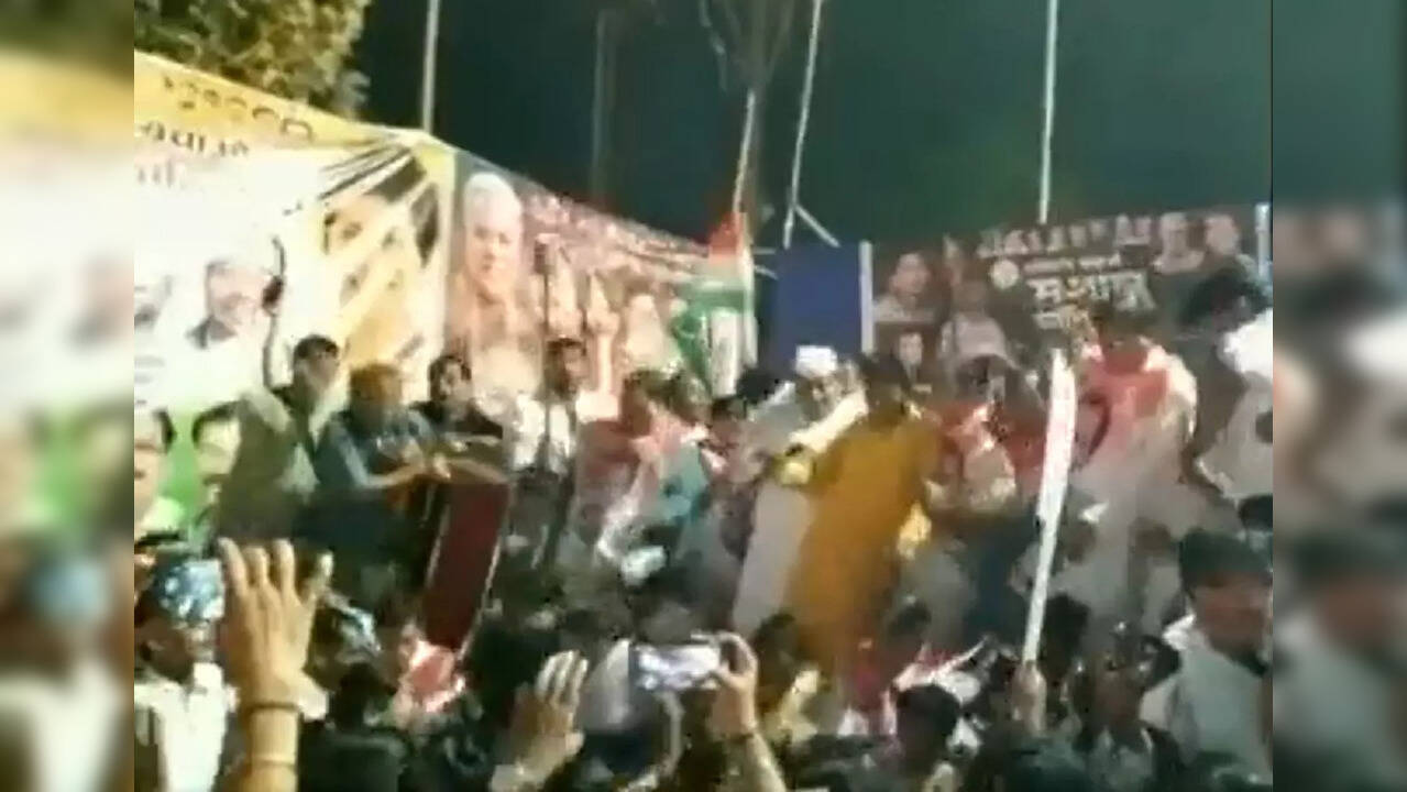 Stage collapses during Congress rally in Chhattisgarh; 2 injured ...
