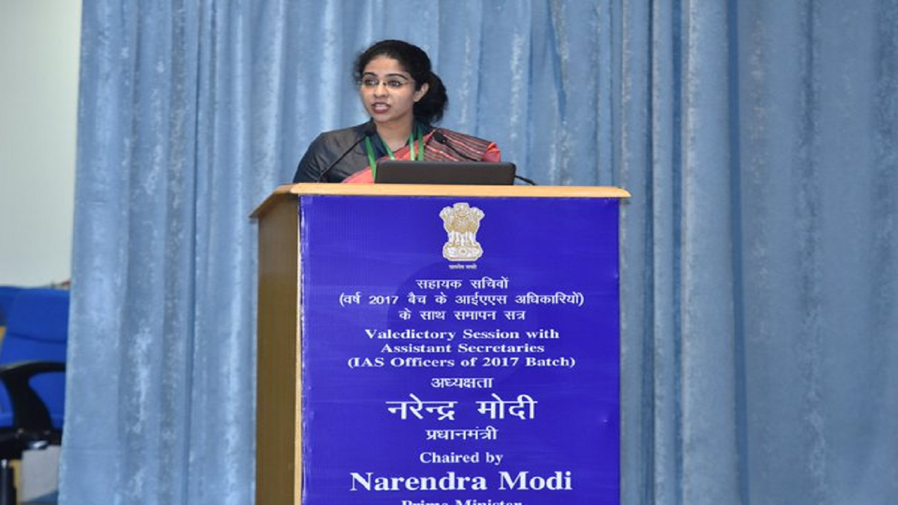 Ias Saumya Pandey Cracked Upsc In First Attempt At The Age Of 23 With Air 4 Her Educational 4978
