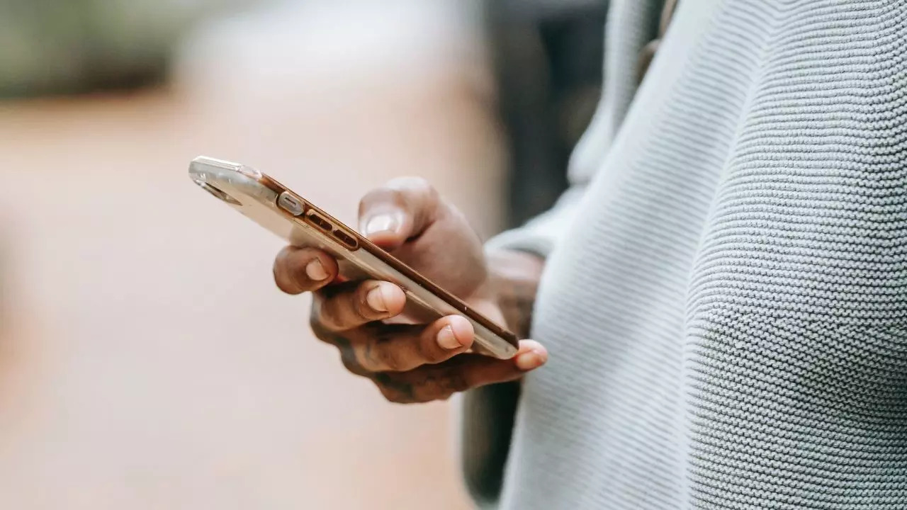 Man Marries AI Chatbot In Virtual Wedding After Falling In 'Love ...