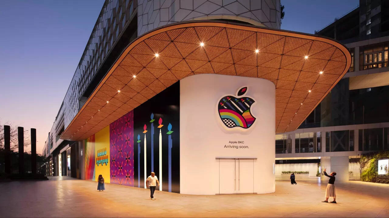 Apple BKC - India’s First Apple Store in Mumbai Is Inspired by ‘Kaali ...