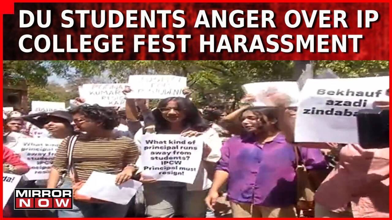 DU Students Protest Against IP College Administration Regarding Fest ...