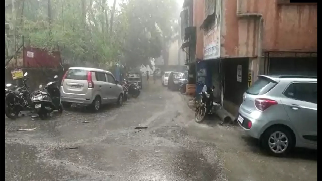 Pune Weather Update: Heavy Rain, Hailstorm Lashes Parts of Pune; Yellow ...