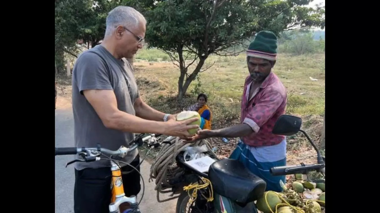 Coconut Seller's QR Code On Motorcycle Wins Hearts On Social Media ...