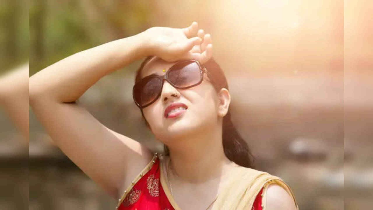 9 simple ways to protect your skin from the sun this summer | Health ...