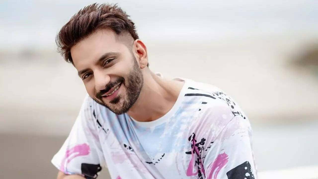 Ali Merchant Follows Shehnaaz Gill’s Footsteps As He Stops Performing ...