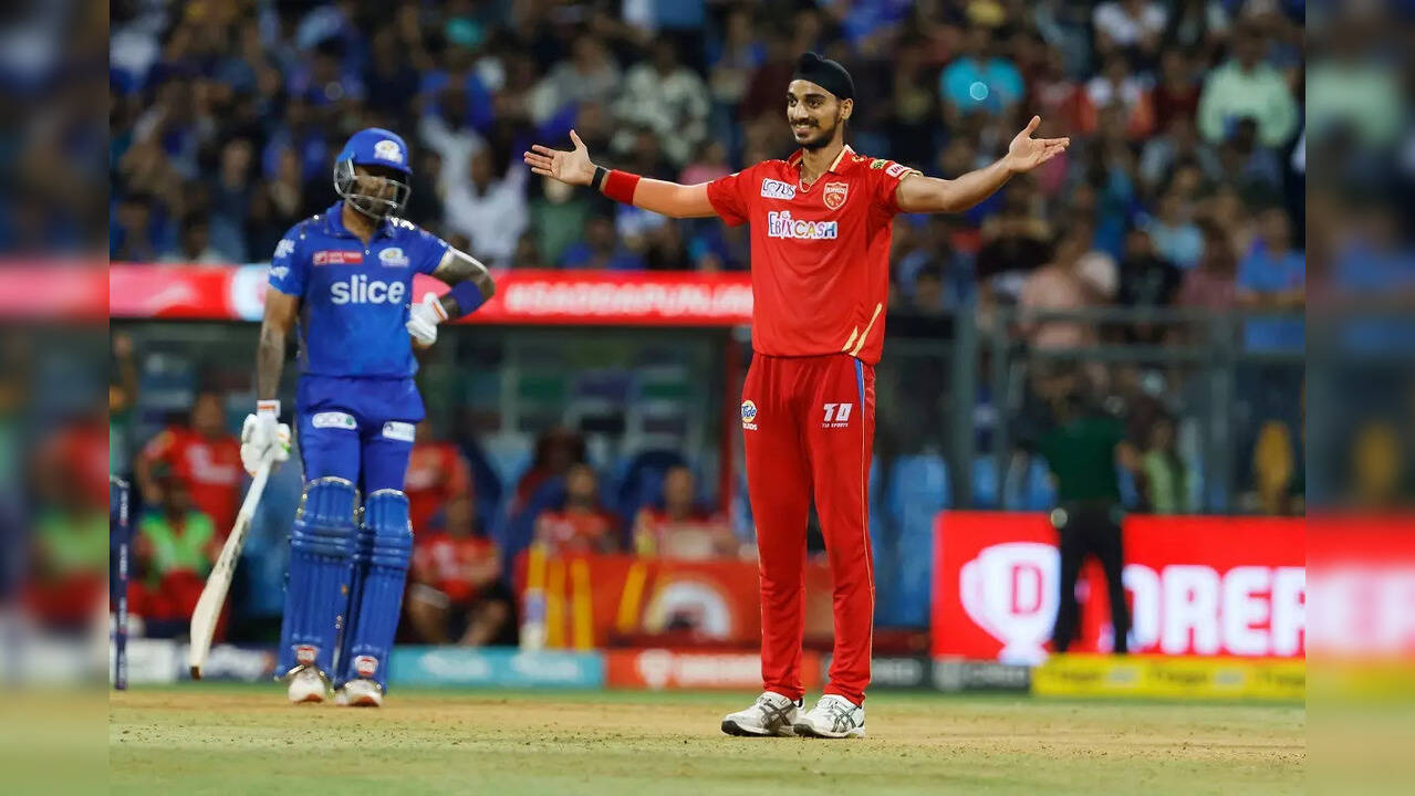 arshdeep singh breaks 2 stumps in 2 balls, watch video | क्रीडा News ... arshdeep singh breaks 2 stumps in 2 balls, watch video | क्रीडा News ...
