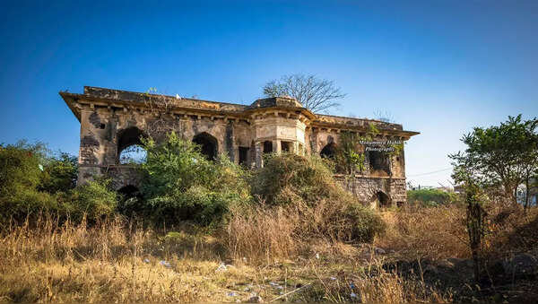 Hyderabad: Tunnel Found in Abandoned Mushk Mahal Leads to Speculations ...