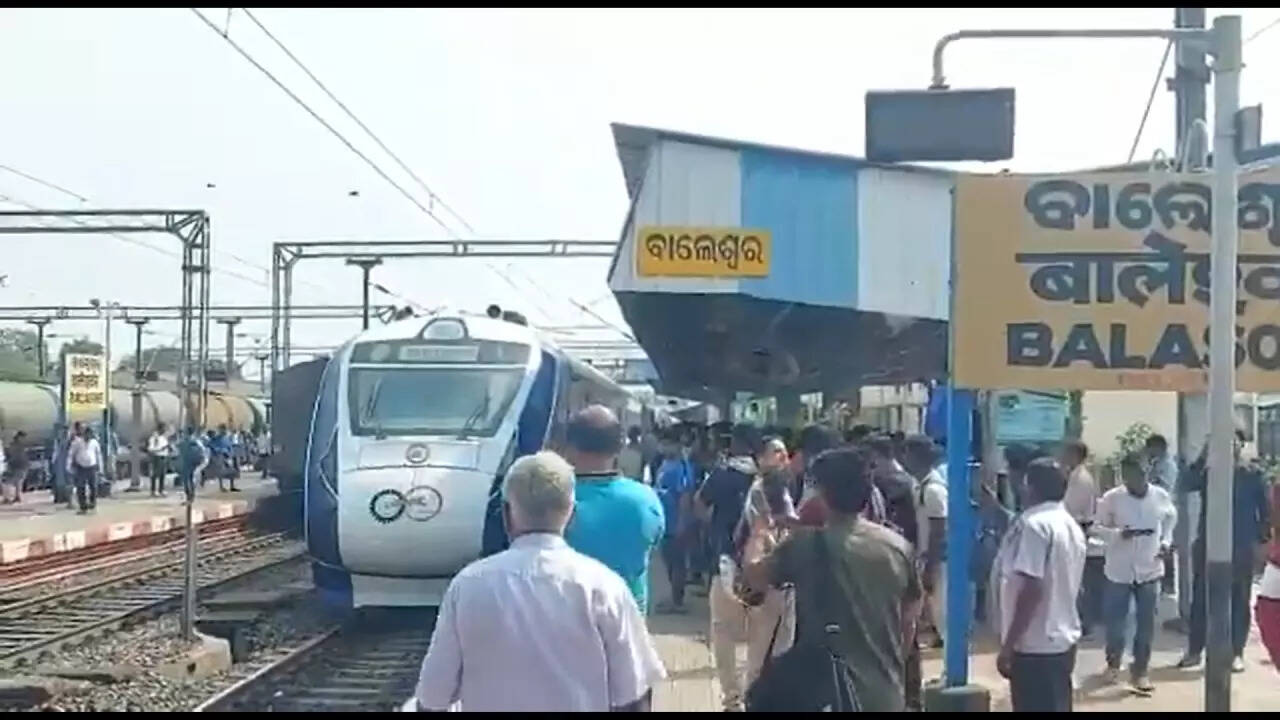 Full Trial Run Of Odisha’s First Vande Bharat Express Between Puri And Howrah Held - WATCH VIDEO ...