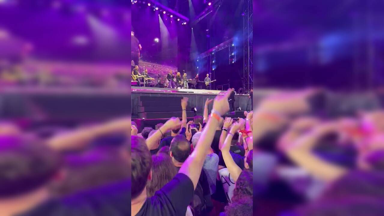Viral Video: Michelle Obama Sings ‘Glory Days’ onstage With Bruce ... Viral Video: Michelle Obama Sings ‘Glory Days’ onstage With Bruce ...