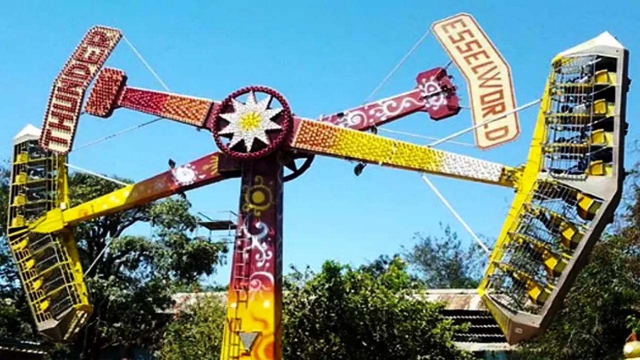 ‘Essel World Mein Rahunga Main, Ghar Nahi Jaunga Main’: Mumbaikars Sing ...